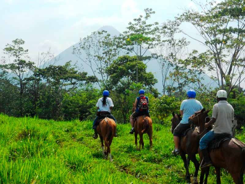 Cabalgata a las Cataratas de la Fortuna - Brazos Abiertos Costa Rica